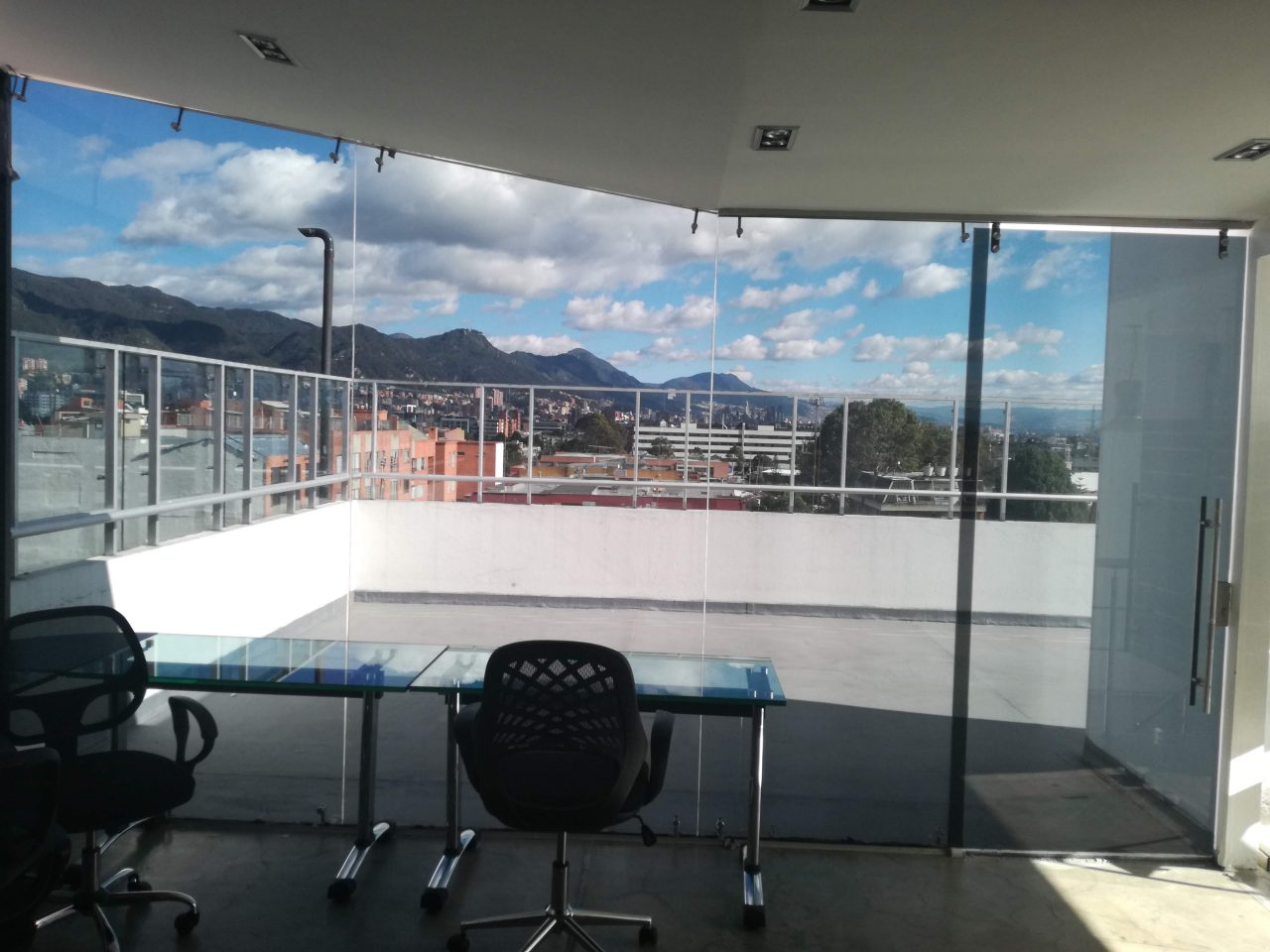 Películas de control solar para empresas | Megavisión Windows Films